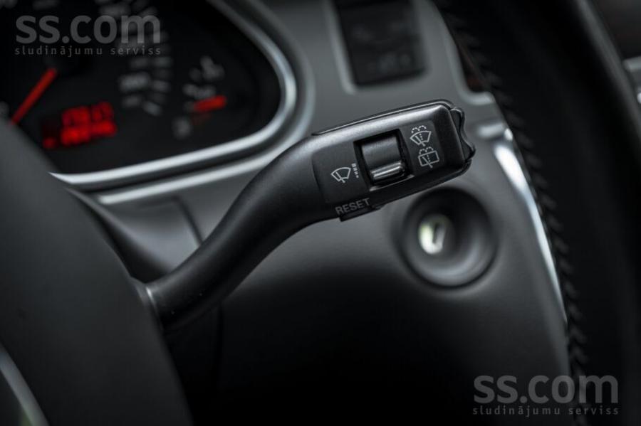 Black Audi Q7 2006 in Riga, with an engine capacity of 3.00 L and mileage of 284 thousand km for 5990 €, photo 21 on AUTOMOTO.COM.LV