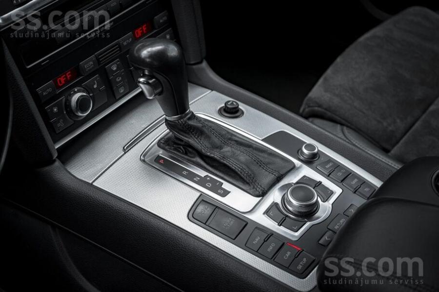 Black Audi Q7 2006 in Riga, with an engine capacity of 3.00 L and mileage of 284 thousand km for 5990 €, photo 22 on AUTOMOTO.COM.LV