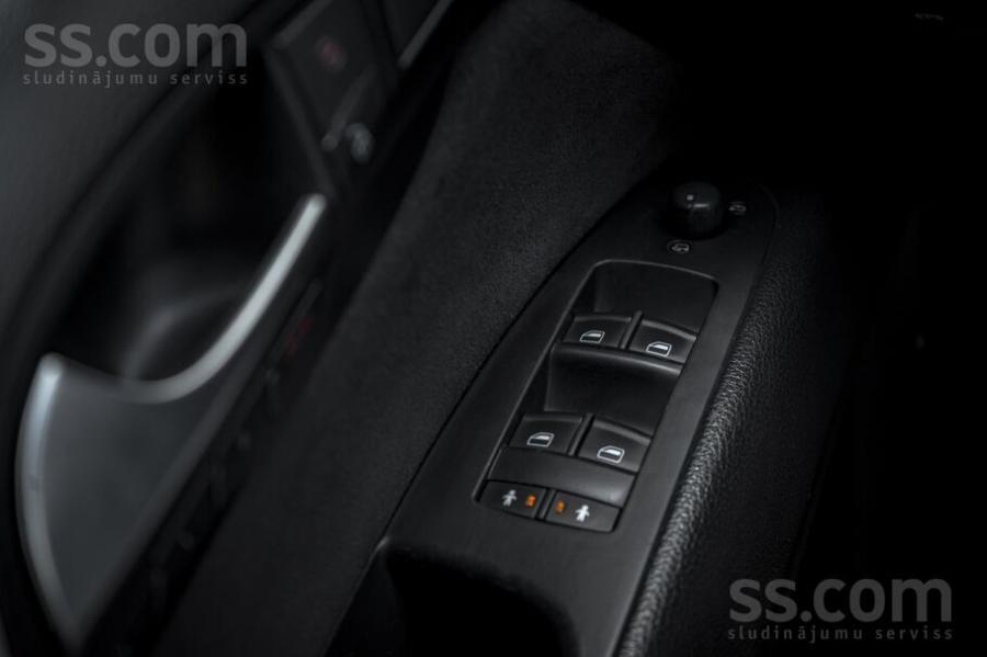 Black Audi Q7 2006 in Riga, with an engine capacity of 3.00 L and mileage of 284 thousand km for 5990 €, photo 27 on AUTOMOTO.COM.LV