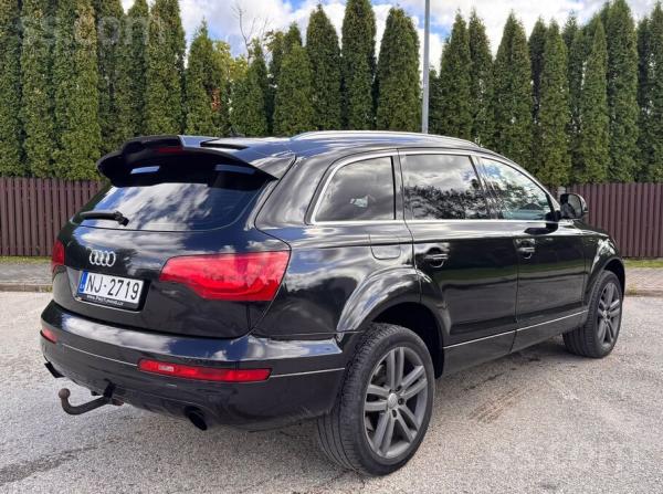 Black Audi Q7 2006 in Riga, with an engine capacity of 3.00 L and mileage of 498 thousand km for 4200 €, photo 4 on AUTOMOTO.COM.LV