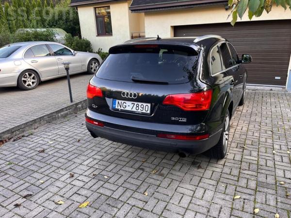 Melns Audi Q7 2006 Rīga, ar dzinēja tilpumu 3.00 L un nobraukumu 420 tūkst. km par 4500 €, foto 3 vietnē AUTOMOTO.COM.LV