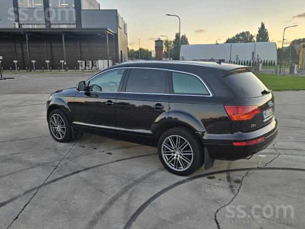 Melns Audi Q7 2006 Liepāja, ar dzinēja tilpumu 3.00 L un nobraukumu 268 tūkst. km par 4750 €, foto 7 vietnē AUTOMOTO.COM.LV