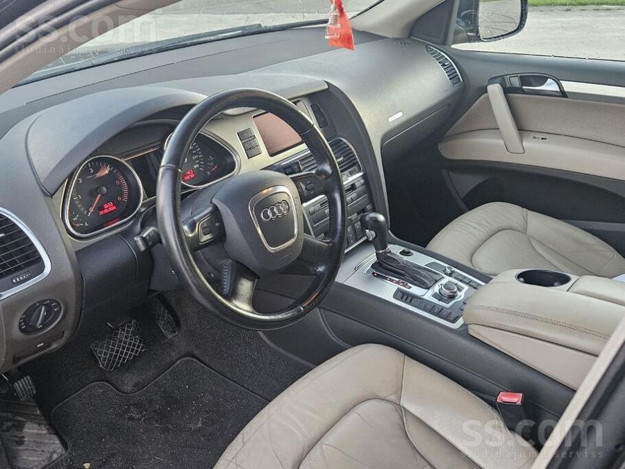 Melns Audi Q7 2006 Liepāja, ar dzinēja tilpumu 3.00 L un nobraukumu 268 tūkst. km par 4750 €, foto 9 vietnē AUTOMOTO.COM.LV