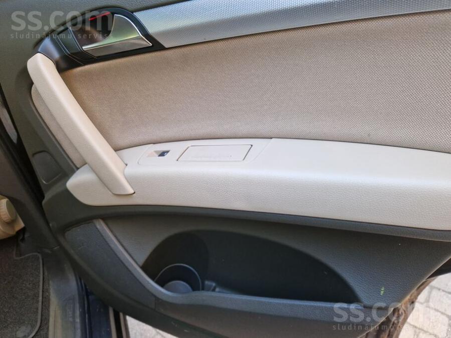 Melns Audi Q7 2006 Liepāja, ar dzinēja tilpumu 3.00 L un nobraukumu 268 tūkst. km par 4750 €, foto 12 vietnē AUTOMOTO.COM.LV