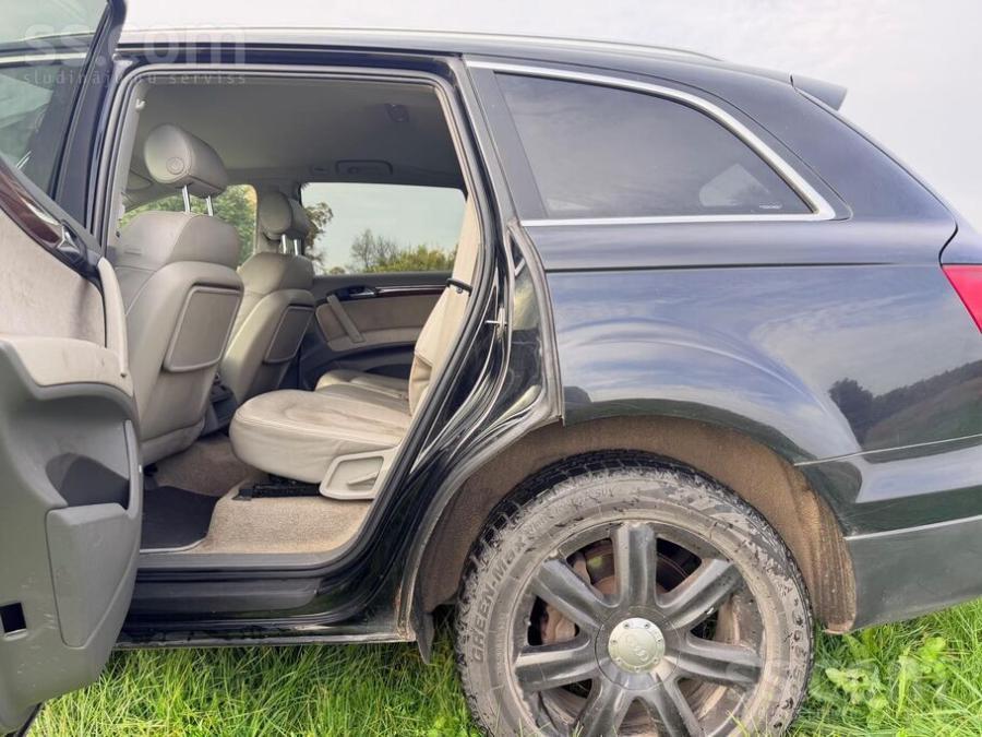 Melns Audi Q7 2006 Valmiera, ar dzinēja tilpumu 3.00 L un nobraukumu 361 tūkst. km par 6000 €, foto 7 vietnē AUTOMOTO.COM.LV