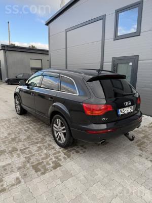 Black Audi Q7 2006 in Liepaja, with an engine capacity of 4.20 L and mileage of 228 thousand km for 2850 €, photo 4 on AUTOMOTO.COM.LV