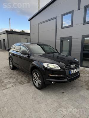 Black Audi Q7 2006 in Liepaja, with an engine capacity of 4.20 L and mileage of 228 thousand km for 2850 €, photo 6 on AUTOMOTO.COM.LV
