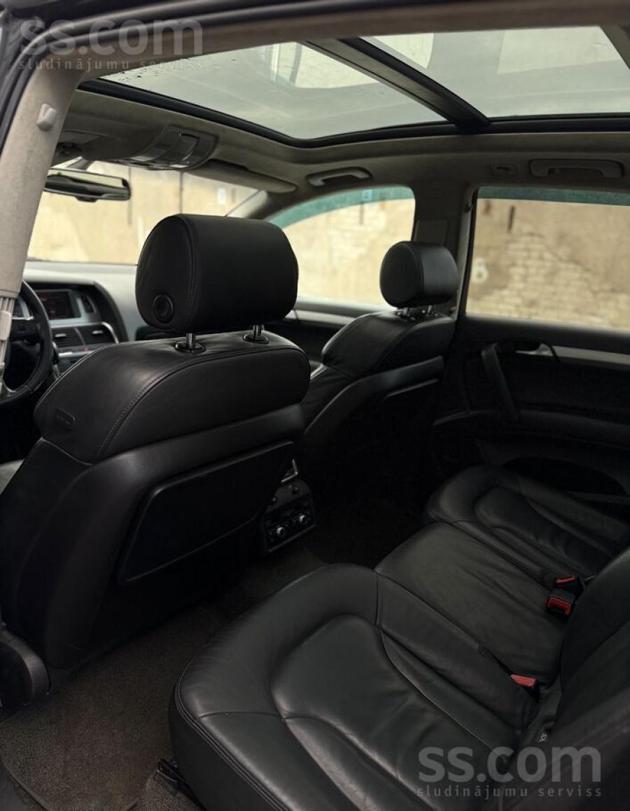 Black Audi Q7 2006 in Liepaja, with an engine capacity of 4.20 L and mileage of 228 thousand km for 2850 €, photo 10 on AUTOMOTO.COM.LV