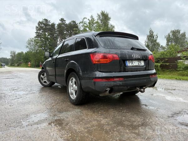 Black Audi Q7 2007 in Riga, with an engine capacity of 3.00 L and mileage of 272 thousand km for 5500 €, photo 3 on AUTOMOTO.COM.LV