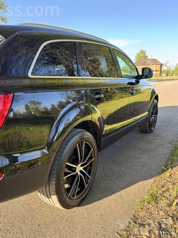 Black Audi Q7 2007 in Riga, with an engine capacity of 3.00 L and mileage of 276 thousand km for 6400 €, photo 2 on AUTOMOTO.COM.LV