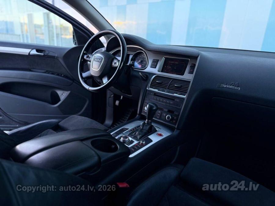 Melns Audi Q7 2007 Tallina, ar dzinēja tilpumu 4.10 L un nobraukumu 345 tūkst. km par 4499 €, foto 7 vietnē AUTOMOTO.COM.LV