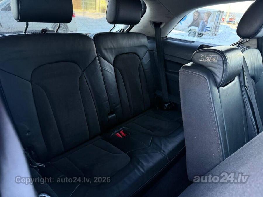 Melns Audi Q7 2007 Tallina, ar dzinēja tilpumu 4.10 L un nobraukumu 345 tūkst. km par 4499 €, foto 12 vietnē AUTOMOTO.COM.LV
