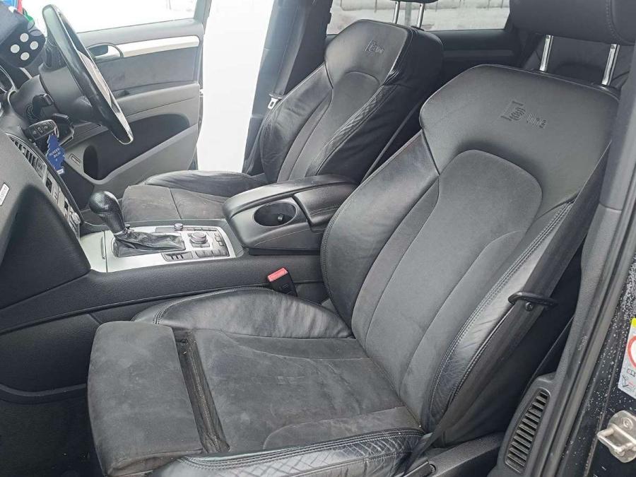 Black Audi Q7 2007 in Vilnius, with an engine capacity of 2.97 L and mileage of 191 thousand km for 2900 €, photo 8 on AUTOMOTO.COM.LV