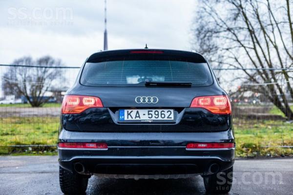 Black Audi Q7 2007 in Riga, with an engine capacity of 3.00 L and mileage of 384 thousand km for 5890 €, photo 8 on AUTOMOTO.COM.LV