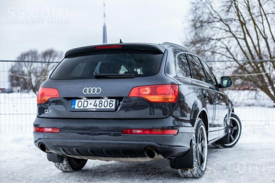 Melns Audi Q7 2007 Rīga, ar dzinēja tilpumu 3.00 L un nobraukumu 339 tūkst. km par 6990 €, foto 7 vietnē AUTOMOTO.COM.LV