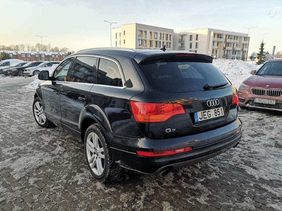 Black Audi Q7 2007 in Klaipeda, with an engine capacity of 3.00 L and mileage of 300 thousand km for 4900 €, photo 14 on AUTOMOTO.COM.LV