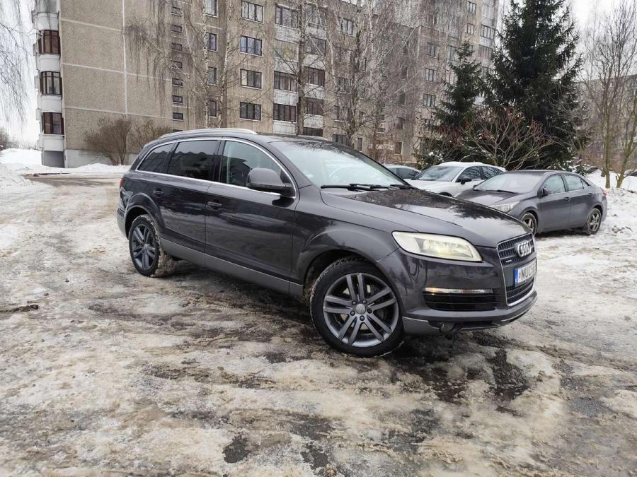 Melns Audi Q7 2007 Viļņa, ar dzinēja tilpumu 2.97 L un nobraukumu 256 tūkst. km par 5300 €, foto 2 vietnē AUTOMOTO.COM.LV