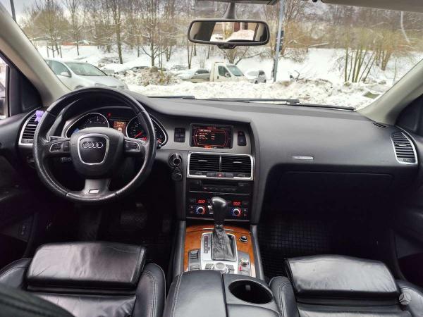 Melns Audi Q7 2007 Viļņa, ar dzinēja tilpumu 2.97 L un nobraukumu 256 tūkst. km par 5300 €, foto 5 vietnē AUTOMOTO.COM.LV
