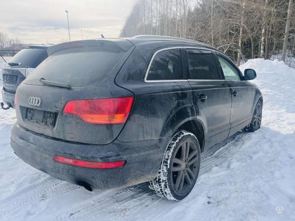 Black Audi Q7 2007 in Trakai, with an engine capacity of 2.97 L and mileage of 385 thousand km for 3150 €, photo 1 on AUTOMOTO.COM.LV