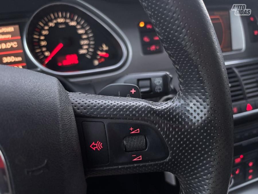 Melns Audi Q7 2007 Kauņa, ar dzinēja tilpumu 3.00 L un nobraukumu 280 tūkst. km par 4750 €, foto 20 vietnē AUTOMOTO.COM.LV