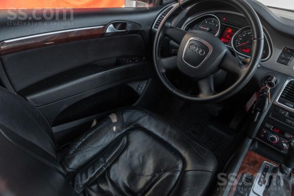 Black Audi Q7 2007 in Riga, with an engine capacity of 3.00 L and mileage of 280 thousand km for 5500 €, photo 6 on AUTOMOTO.COM.LV