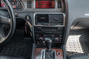 Черный Ауди Ку 7 2007 в Рига, объемом двигателя 3.00 л и пробегом 280 тыс. км за 5500 €, фото 9 на AUTOMOTO.COM.LV
