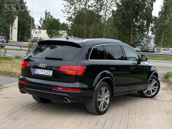 Melns Audi Q7 2007 Rīga, ar dzinēja tilpumu 4.20 L un nobraukumu 0 tūkst. km par 7950 €, foto 10 vietnē AUTOMOTO.COM.LV