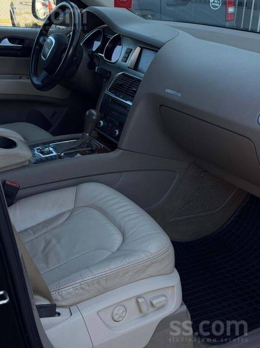 Melns Audi Q7 2007 Rīga, ar dzinēja tilpumu 3.00 L un nobraukumu 273 tūkst. km par 4980 €, foto 10 vietnē AUTOMOTO.COM.LV
