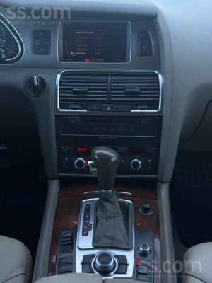 Melns Audi Q7 2007 Rīga, ar dzinēja tilpumu 3.00 L un nobraukumu 273 tūkst. km par 4980 €, foto 15 vietnē AUTOMOTO.COM.LV