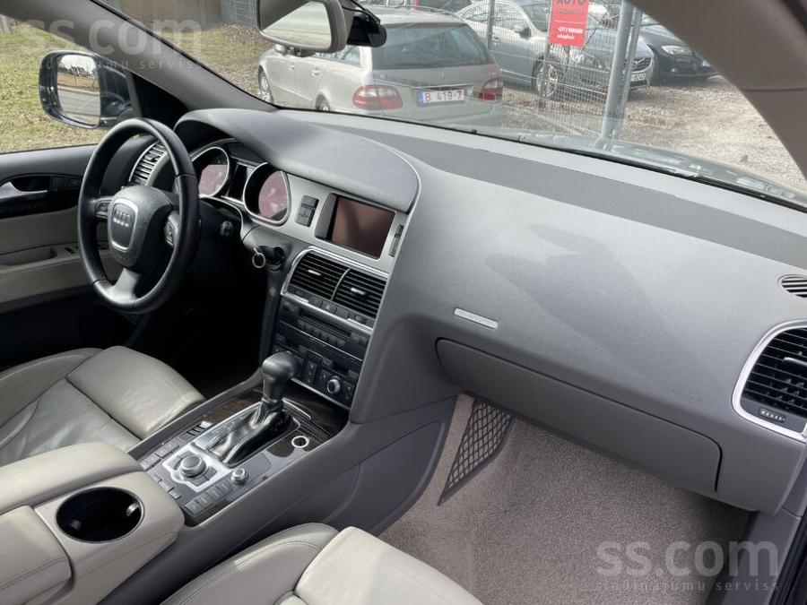 Black Audi Q7 2007 in Riga, with an engine capacity of 3.00 L and mileage of 245 thousand km for 7490 €, photo 20 on AUTOMOTO.COM.LV