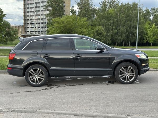 Black Audi Q7 2007 in Vilnius, with an engine capacity of 3.60 L and mileage of 211 thousand km for 2499 €, photo 2 on AUTOMOTO.COM.LV