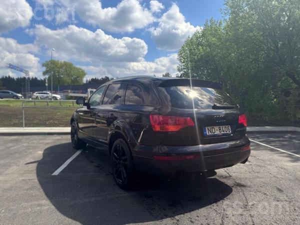 Black Audi Q7 2007 in Daugavpils, with an engine capacity of 3.00 L and mileage of 310 thousand km for 5200 €, photo 6 on AUTOMOTO.COM.LV