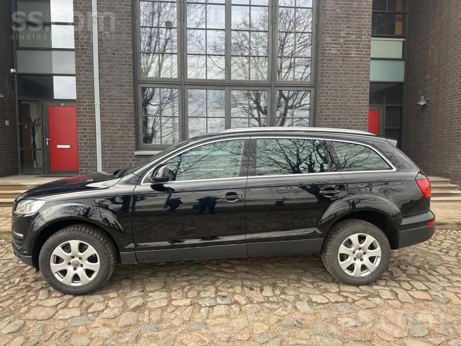 Melns Audi Q7 2007 Rīga, ar dzinēja tilpumu 3.00 L un nobraukumu 514 tūkst. km par 4950 €, foto 3 vietnē AUTOMOTO.COM.LV