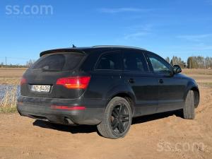 Black Audi Q7 2007 in Daugavpils, with an engine capacity of 3.00 L and mileage of 309 thousand km for 6850 €, photo 4 on AUTOMOTO.COM.LV