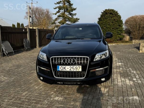 Black Audi Q7 2007 in Riga, with an engine capacity of 3.00 L and mileage of 301 thousand km for 6350 €, photo 2 on AUTOMOTO.COM.LV