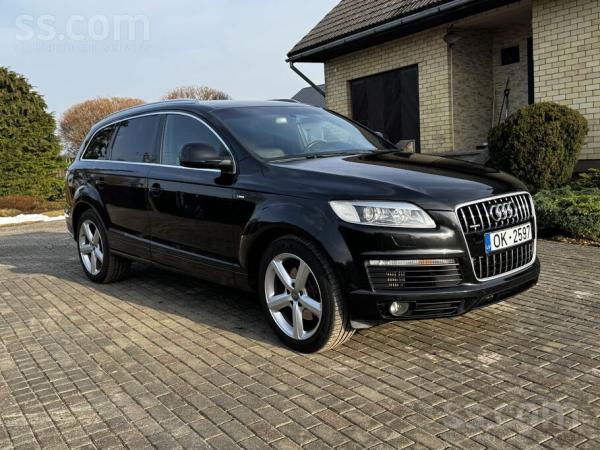 Black Audi Q7 2007 in Riga, with an engine capacity of 3.00 L and mileage of 301 thousand km for 6350 €, photo 3 on AUTOMOTO.COM.LV
