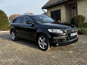 Black Audi Q7 2007 in Riga, with an engine capacity of 3.00 L and mileage of 301 thousand km for 6350 €, photo 4 on AUTOMOTO.COM.LV