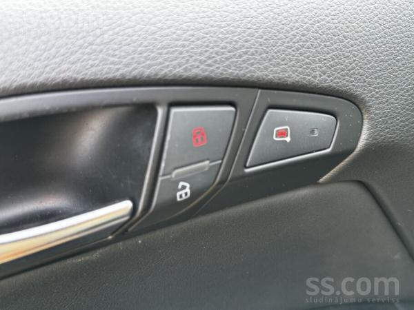 Black Audi Q7 2007 in Riga, with an engine capacity of 3.00 L and mileage of 301 thousand km for 6350 €, photo 10 on AUTOMOTO.COM.LV