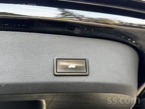Black Audi Q7 2007 in Riga, with an engine capacity of 3.00 L and mileage of 301 thousand km for 6350 €, photo 13 on AUTOMOTO.COM.LV