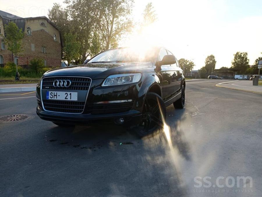 Black Audi Q7 2007 in Riga, with an engine capacity of 3.00 L and mileage of 291 thousand km for 5800 €, photo 3 on AUTOMOTO.COM.LV