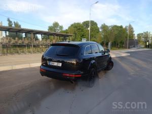 Black Audi Q7 2007 in Riga, with an engine capacity of 3.00 L and mileage of 291 thousand km for 5800 €, photo 13 on AUTOMOTO.COM.LV