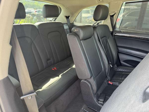 Black Audi Q7 2007 in Vilnius, with an engine capacity of 3.00 L and mileage of 356 thousand km for 7550 €, photo 8 on AUTOMOTO.COM.LV