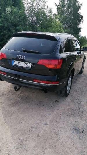 Black Audi Q7 2007 in Kaisiadorys, with an engine capacity of 2.97 L and mileage of 306 thousand km for 6600 €, photo 5 on AUTOMOTO.COM.LV