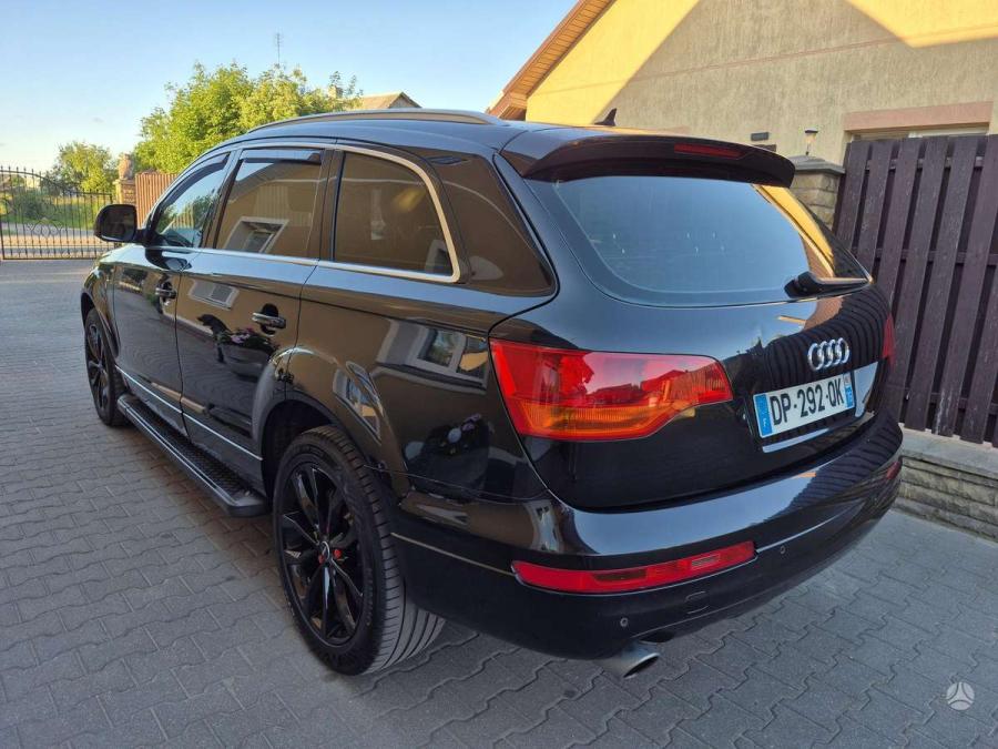 Melns Audi Q7 2007 Viļņa, ar dzinēja tilpumu 2.97 L un nobraukumu 244 tūkst. km par 5999 €, foto 6 vietnē AUTOMOTO.COM.LV