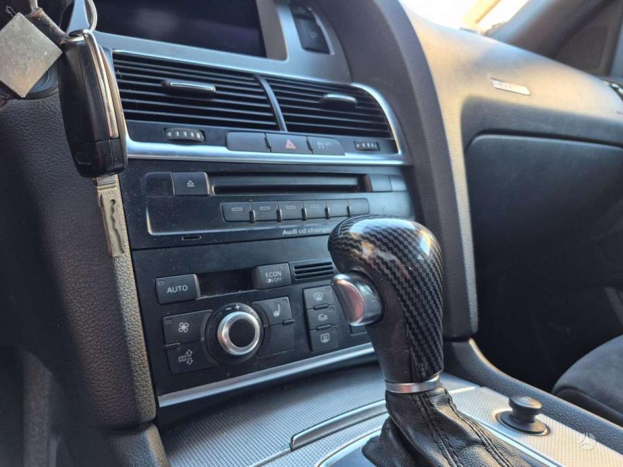 Melns Audi Q7 2007 Viļņa, ar dzinēja tilpumu 2.97 L un nobraukumu 244 tūkst. km par 5999 €, foto 17 vietnē AUTOMOTO.COM.LV