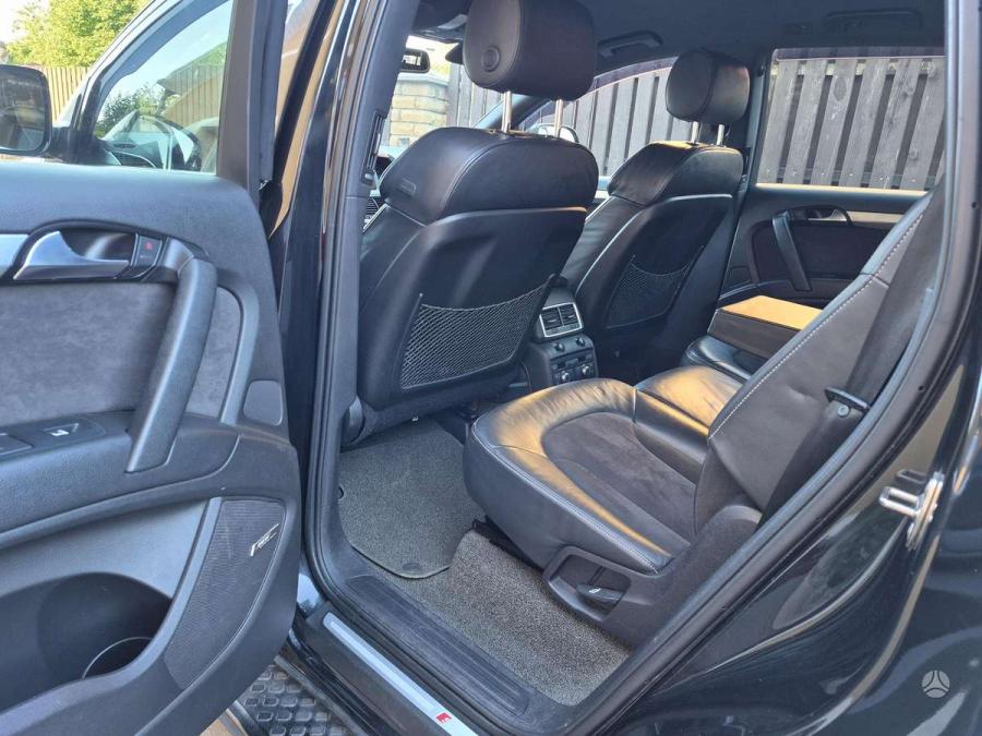 Melns Audi Q7 2007 Viļņa, ar dzinēja tilpumu 2.97 L un nobraukumu 244 tūkst. km par 5999 €, foto 24 vietnē AUTOMOTO.COM.LV
