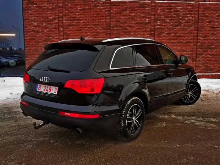Black Audi Q7 2007 in Riga, with an engine capacity of 3.00 L and mileage of 221 thousand km for 9290 €, photo 4 on AUTOMOTO.COM.LV