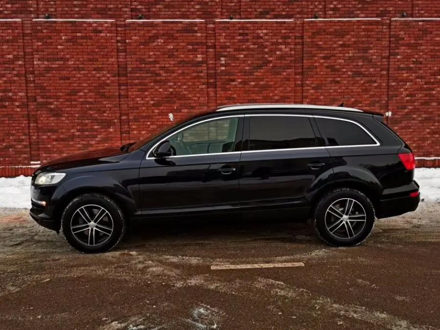 Black Audi Q7 2007 in Riga, with an engine capacity of 3.00 L and mileage of 221 thousand km for 9290 €, photo 6 on AUTOMOTO.COM.LV