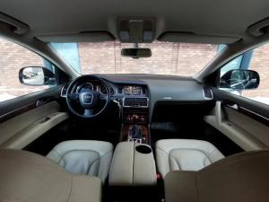 Black Audi Q7 2007 in Riga, with an engine capacity of 3.00 L and mileage of 221 thousand km for 9290 €, photo 8 on AUTOMOTO.COM.LV
