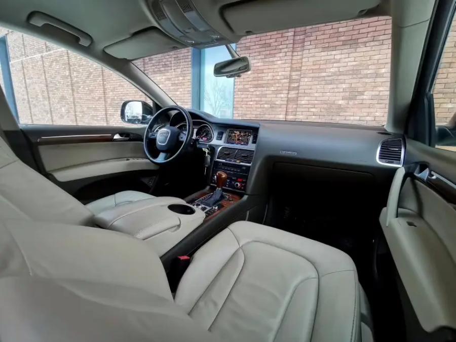 Black Audi Q7 2007 in Riga, with an engine capacity of 3.00 L and mileage of 221 thousand km for 9290 €, photo 9 on AUTOMOTO.COM.LV